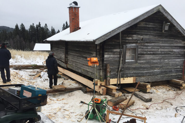 Timmerlagning - Renovering av timmerhus - Läs mer